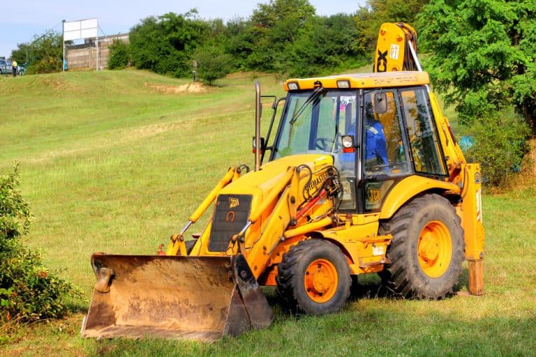 What Brand Of Tractors Are Yellow? (See These 5 Brands) - UpHomely